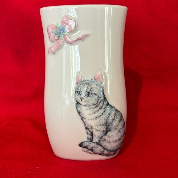 Suri of London | Art | Suri Of London Ceramic Kitten White Vase With ...